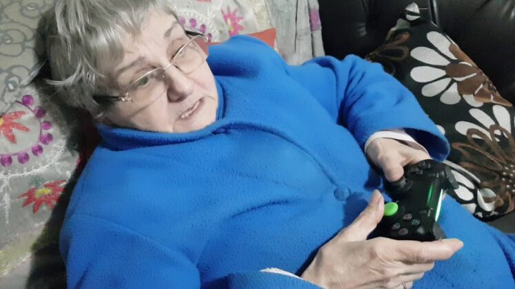 A sus 77 años, abuela Olga conquista el mundo gamer con jugada viral en ...